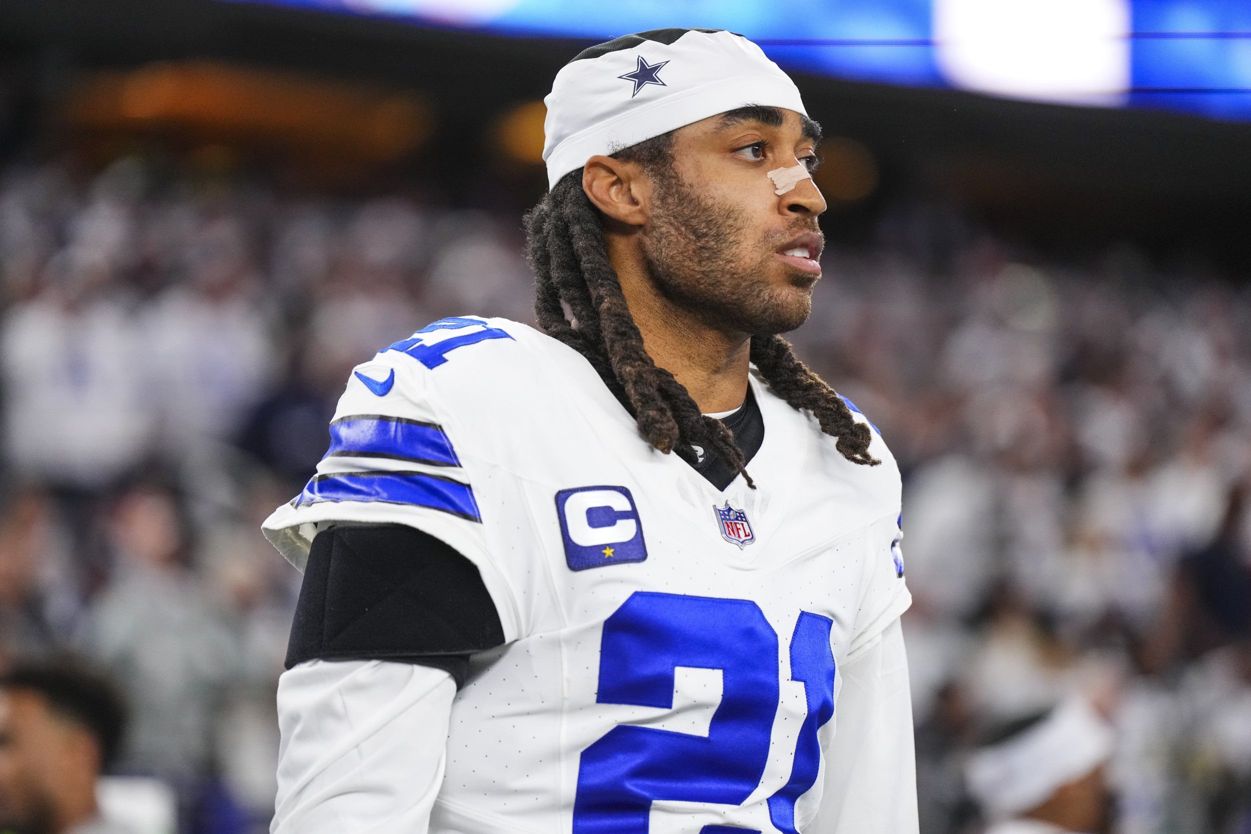 Dallas Cowboys Sign Defensive Star with 32 Interceptions, what's mean