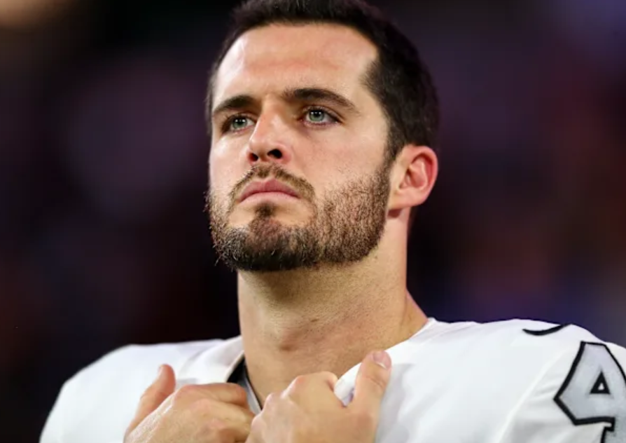 Just One Hour After Legendary QB Derek Carr Announced His Retirement ...