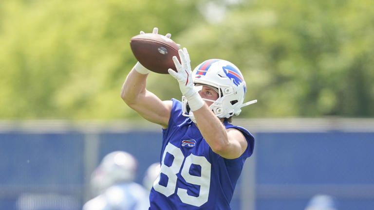 Undrafted Bills Rookie WR Leads Team with 4 Catches — Fans Say He Just ...