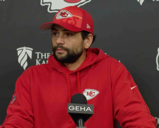 Just 3 Hours After Chiefs Move On From Connor Embree to Make Room for ...