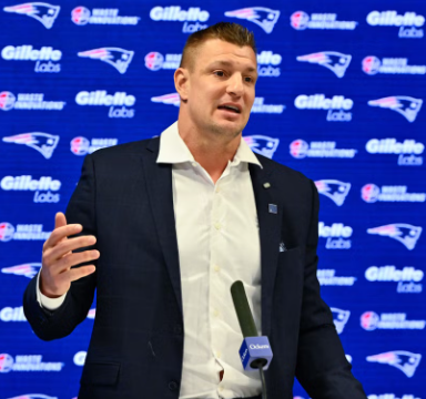 Rob Gronkowski defends Drake Maye after below-par performance against ...