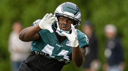 Father of Eagles Rookie WR shocks everyone by declaring he will quit ...