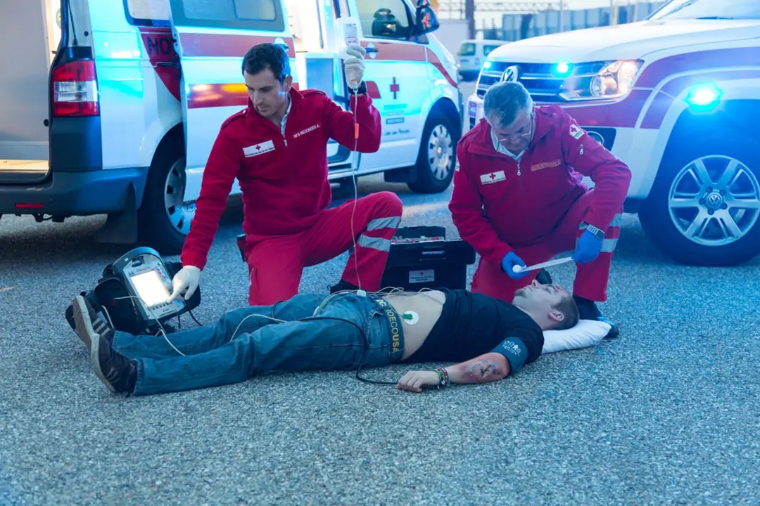 49ers Arrive Late To SoFi Stadium After Stopping To Save Elderly Rams ...