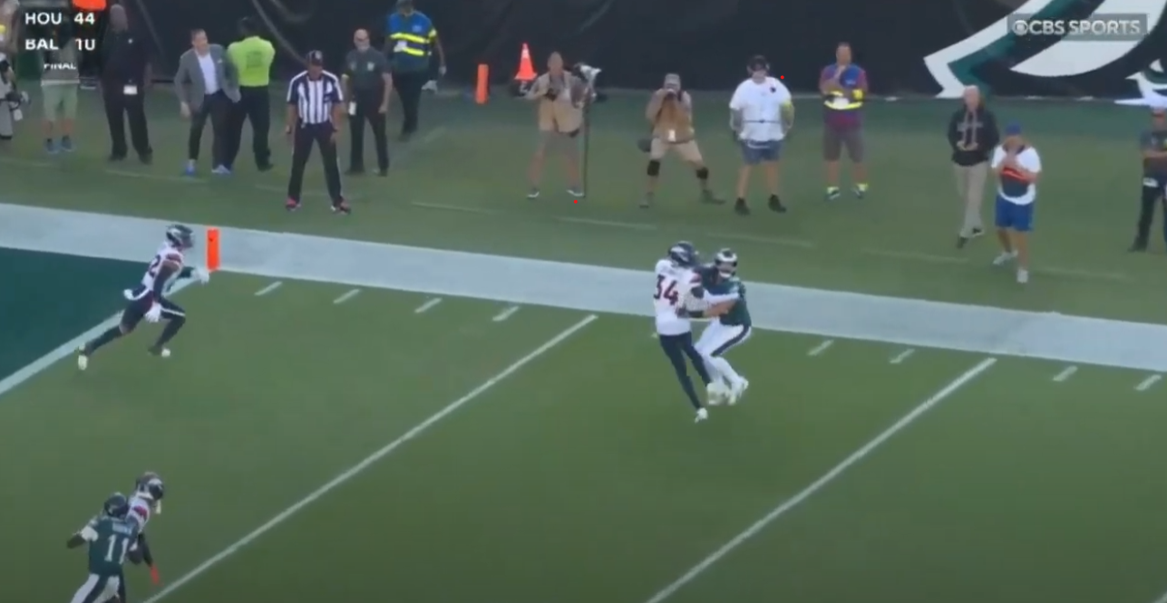 Philadelphia Eagles Fans Outraged After Refs Miss Obvious Holding Call ...