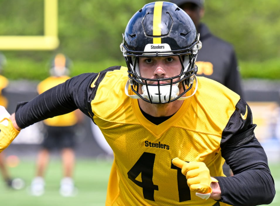 Just 12 Hours After Strategy Meeting, Steelers Put Full Trust in 475 ...