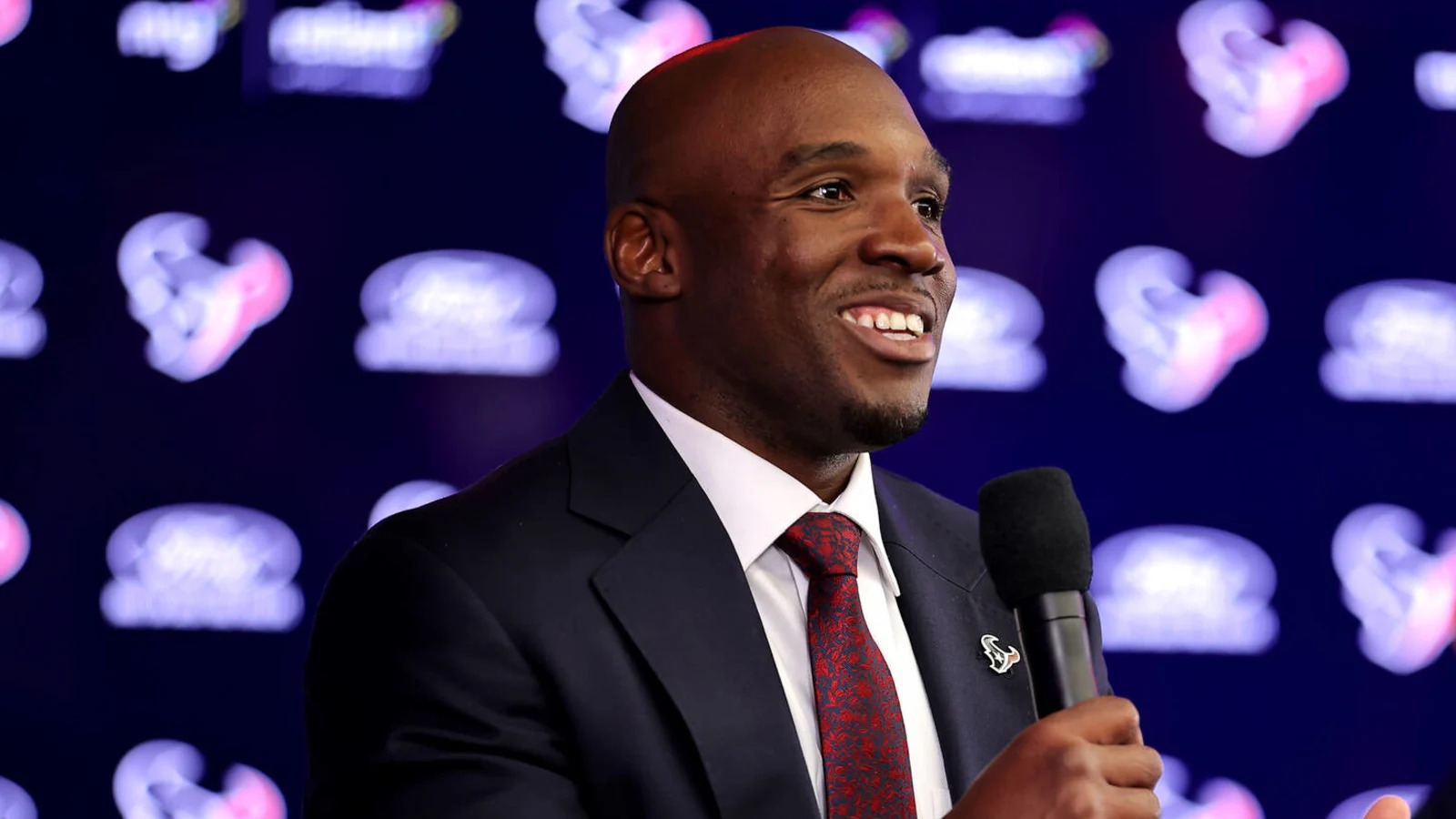 Texans President Cal McNair Issues Ultimatum to DeMeco Ryans Amid Wave ...